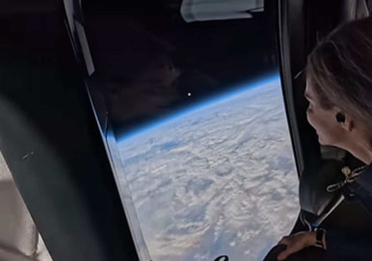 Katy Perry publica las primeras imágenes de su expedición al espacio en un indescriptible vídeo ...