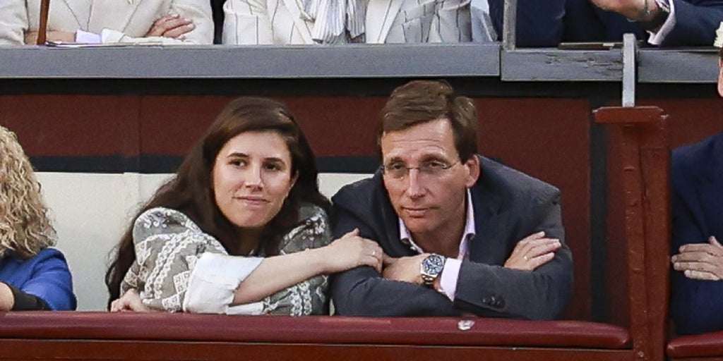 Waptrick 'com miso is attractive, stunning and petite while