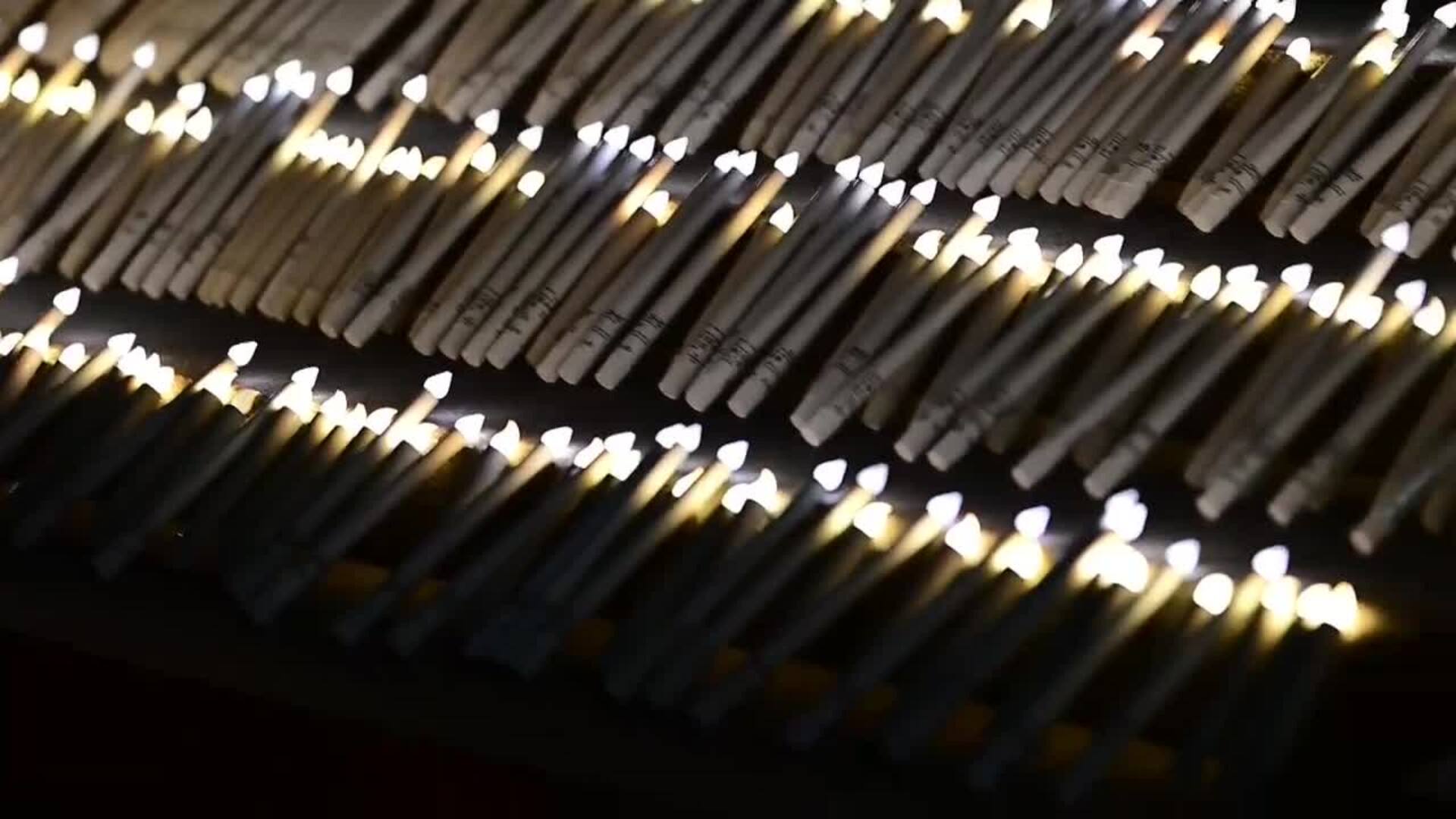 Marcha Con Velas En Viena Para Conmemora El 85 Aniversario De La Noche