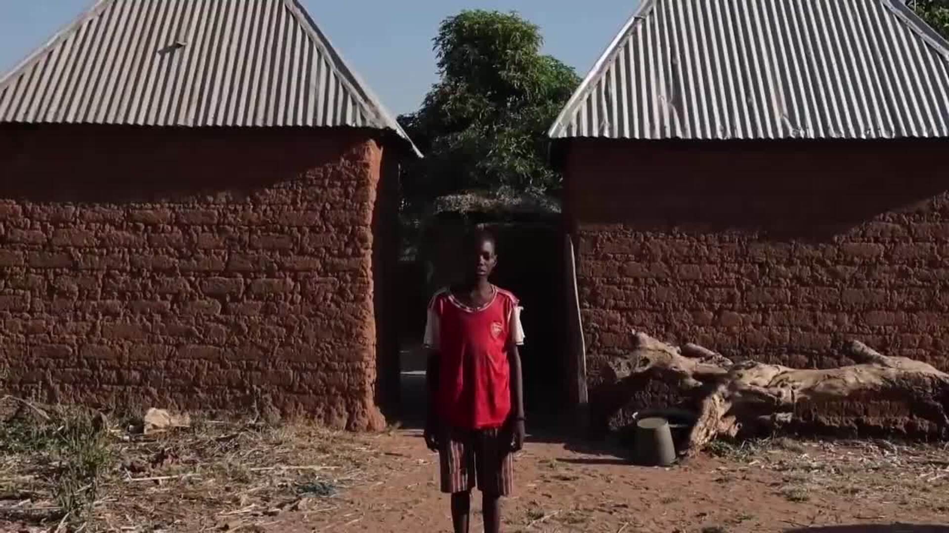 Nehemiah Matthew, unos de los 50 niños que logró escapar tras ser secuestrado en un internado de ...