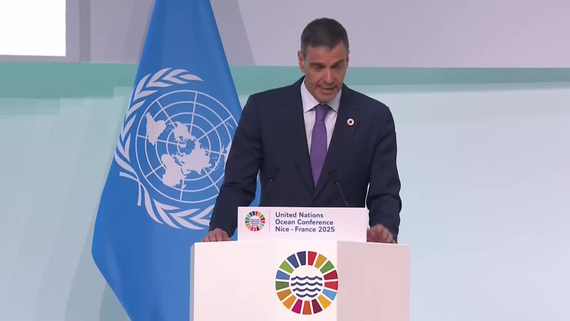 Sánchez: cuidar del océano servirá para proteger a 19 millones de españoles