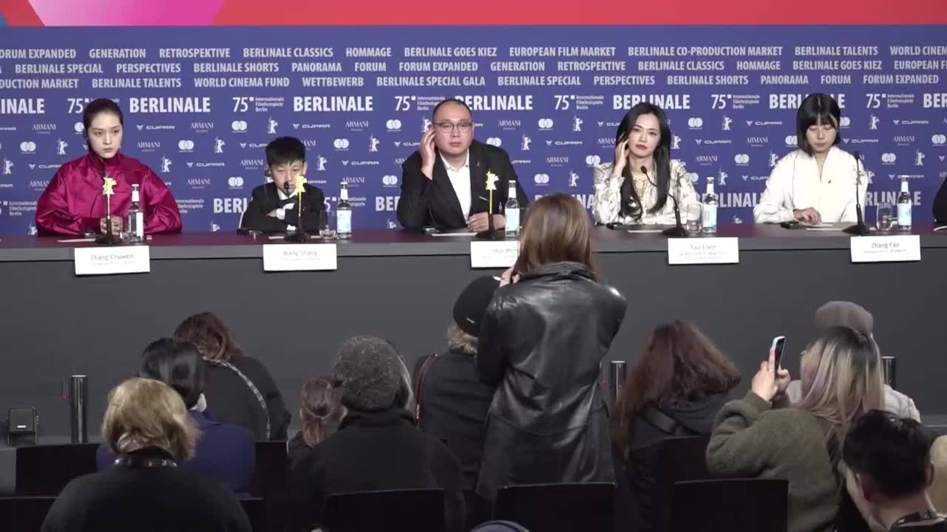 Meng evoca su infancia y el choque entre tradición y modernidad en China