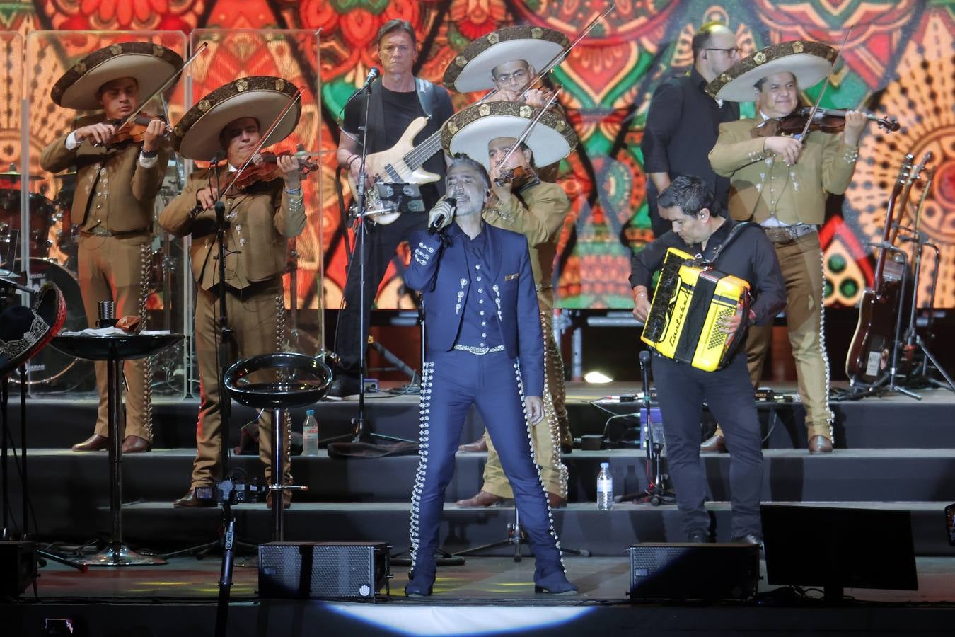 En imágenes, concierto de Alejandro Fernández en el Icónica Sevilla Fest