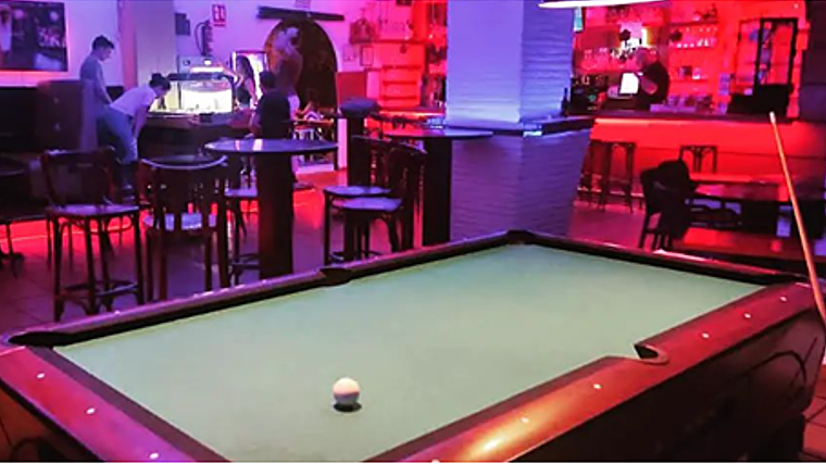 ¿Dónde jugar al billar en Sevilla? Estos son los bares que tienen zona ...