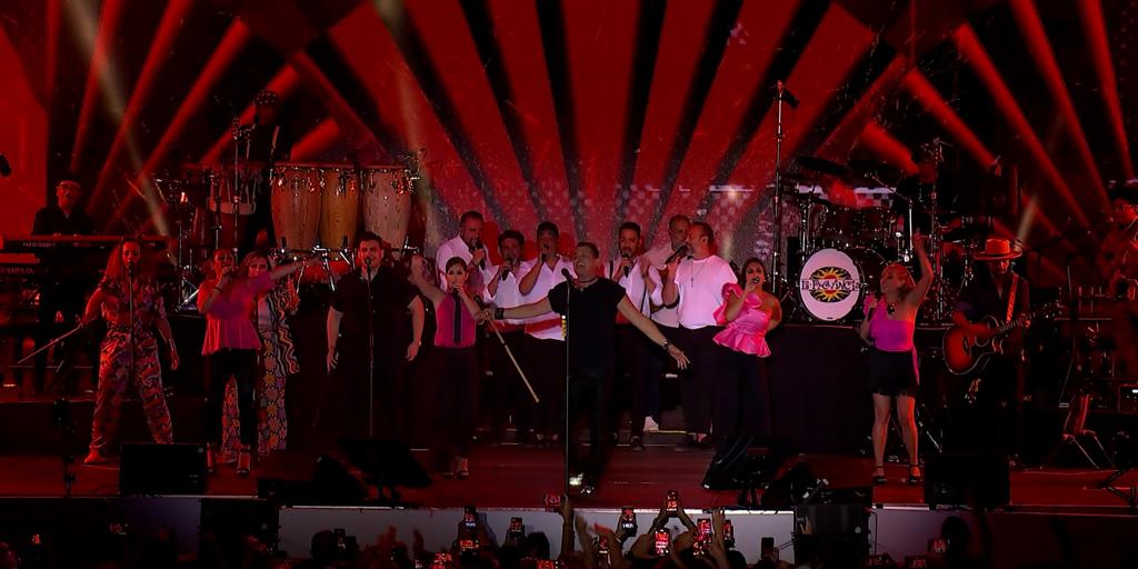La sorpresa de Carlos Vives en Icónica Santalucía Sevilla Fest al ...