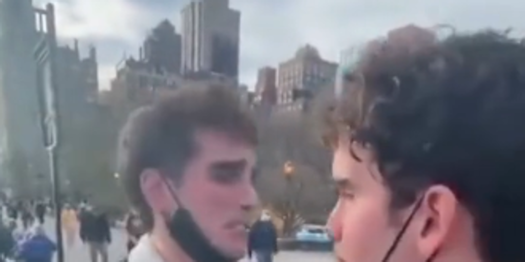 El emotivo reencuentro de dos hermanos gemelos separados al nacer: «Era yo, pero no era yo: era él»