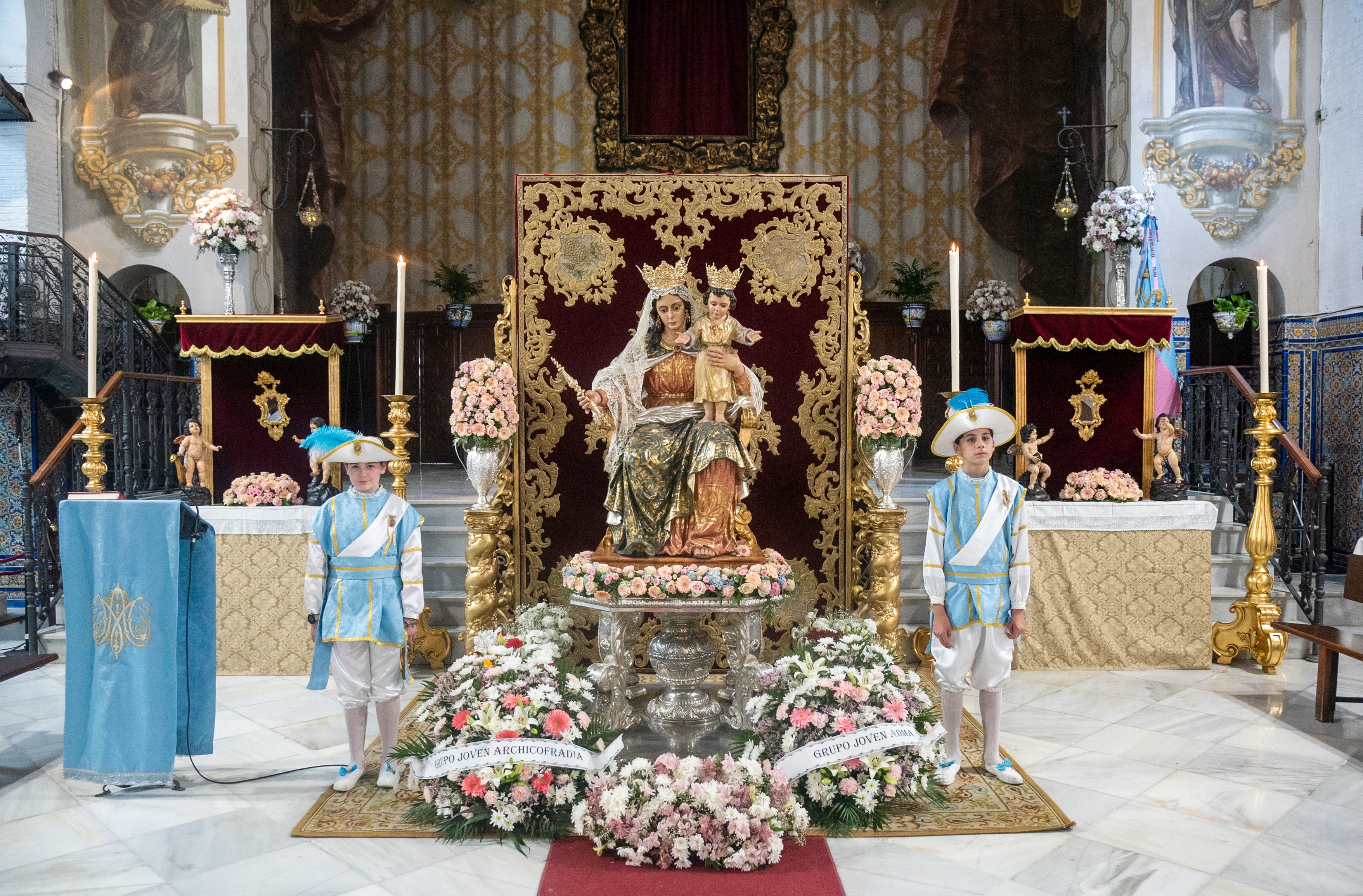 María Auxiliadora de Triana, a la cercanía de los fieles