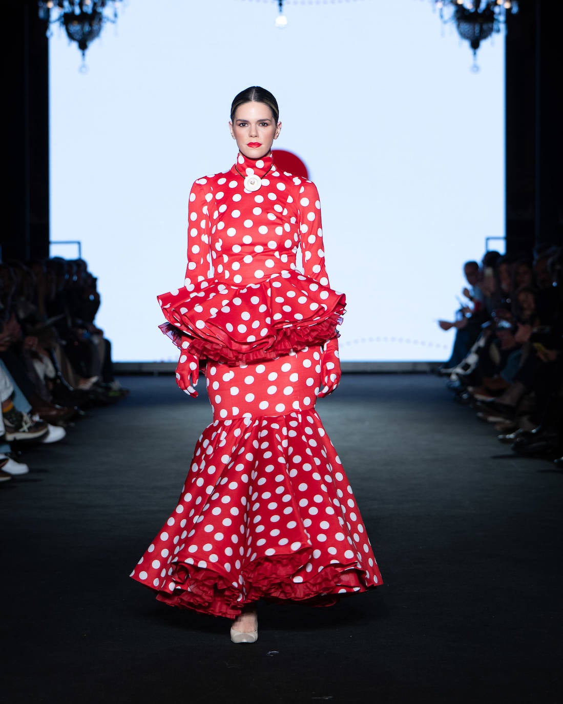 El desfile de Emilio Alcalá, La Parrala y Engalana en We Love Flamenco ...