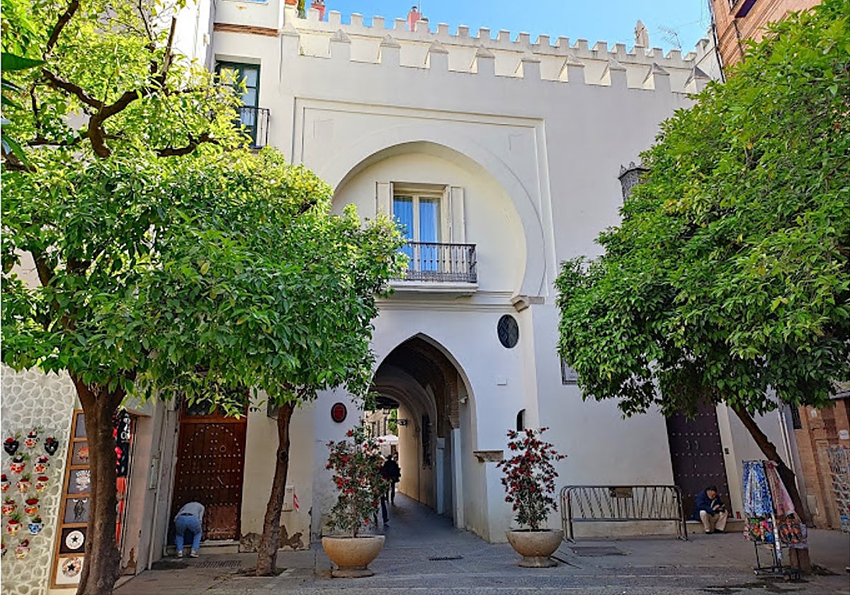 El Postigo de Abdelaliz, una de las puertas de la muralla palatina del ...