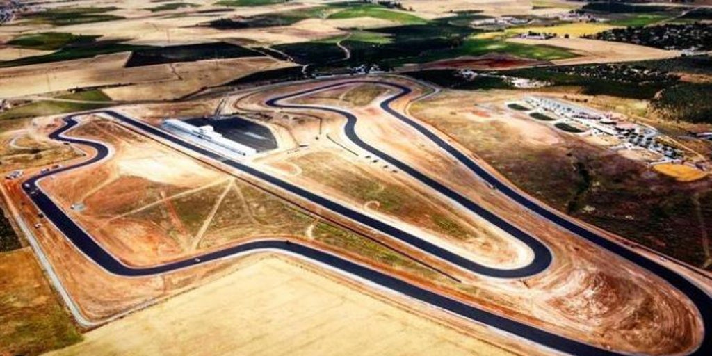 El nuevo circuito de Carmona abre sus puertas: así es conducir a alta ...