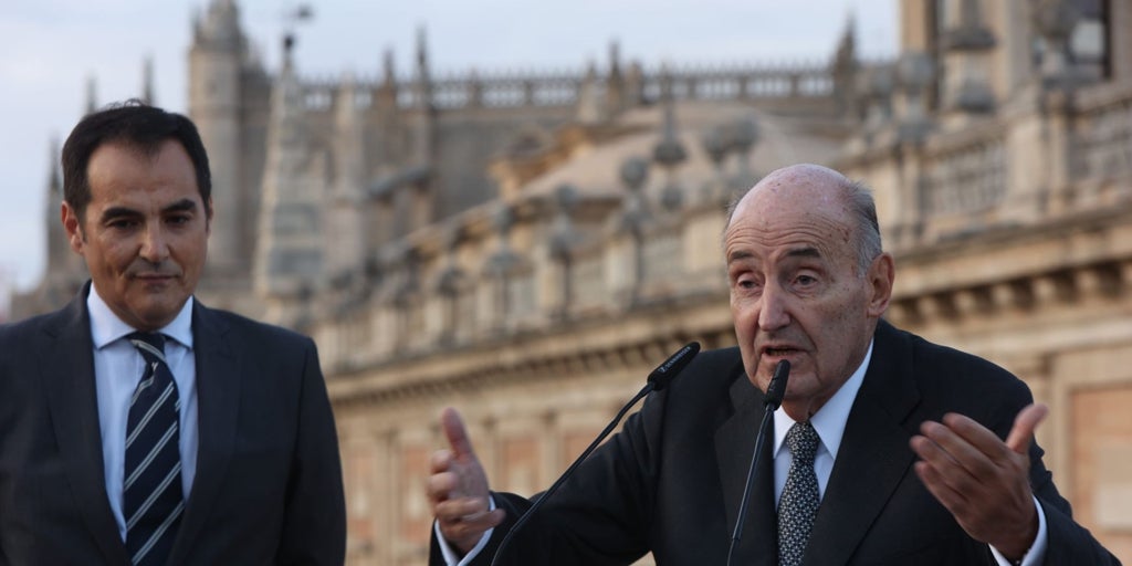 Miquel Roca «Hay quien todavía tiene confianza en el derecho»