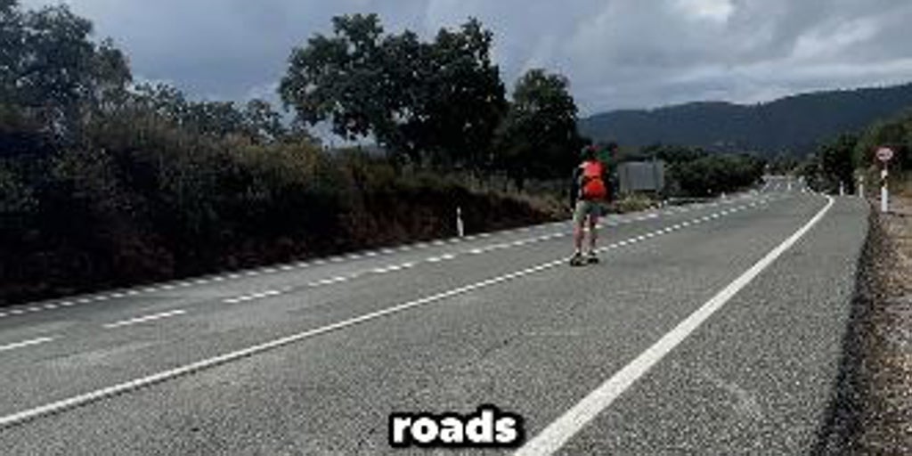 Un 'guiri' llega en monopatín a Sevilla: «Creo que esa gran torre es de ...