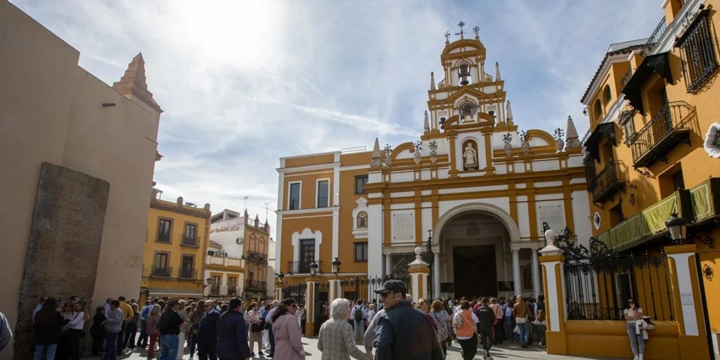 La Macarena se abastece con energía eléctrica sostenible instalada en los techos de la basílica