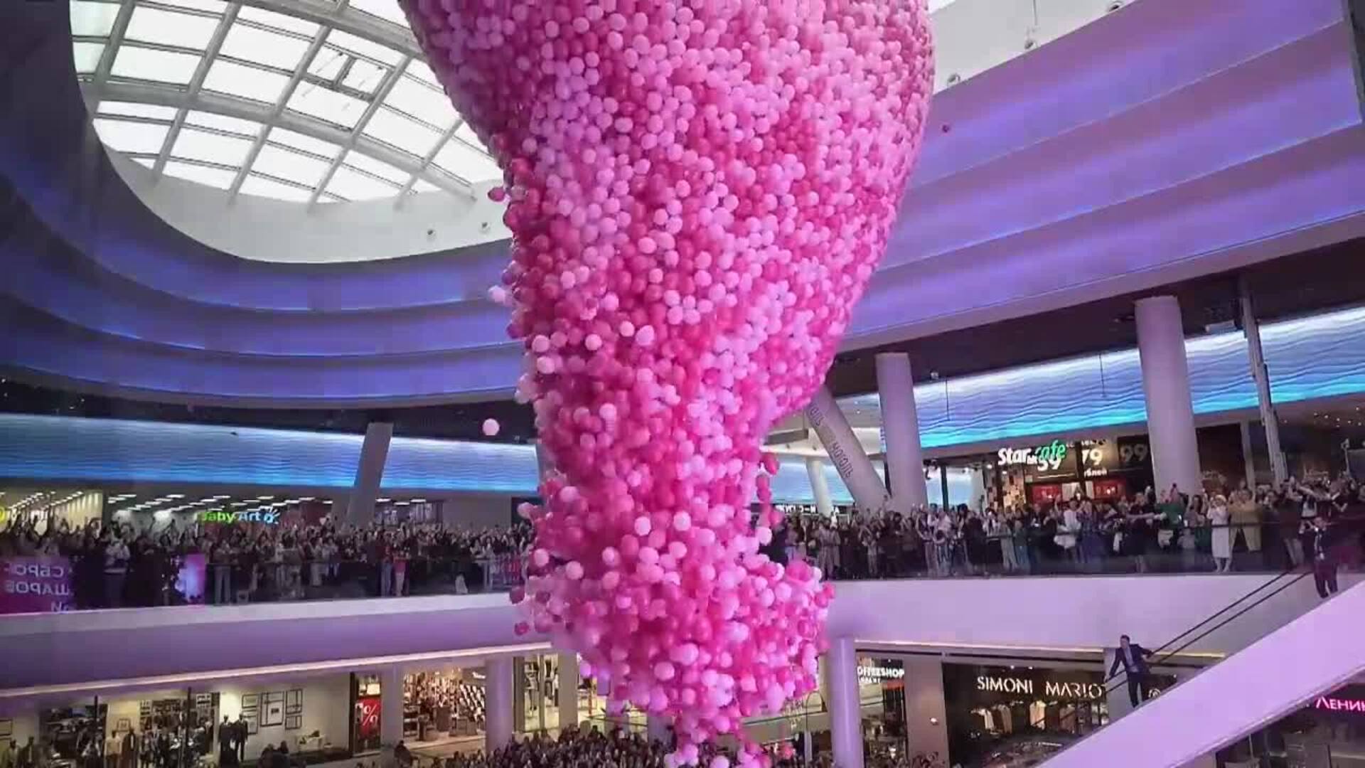 Un corazón gigante formado por globos protagoniza San Valentín en el ...