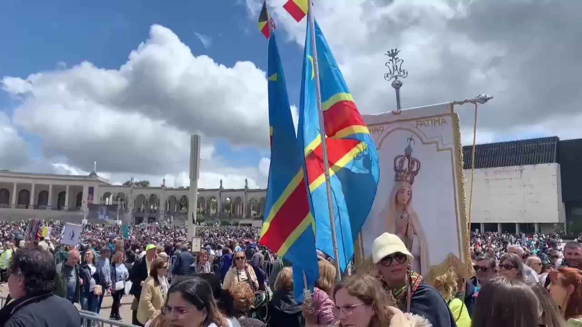 Miles de fieles recuerdan en Fátima a Francisco y oran por nuevo ...