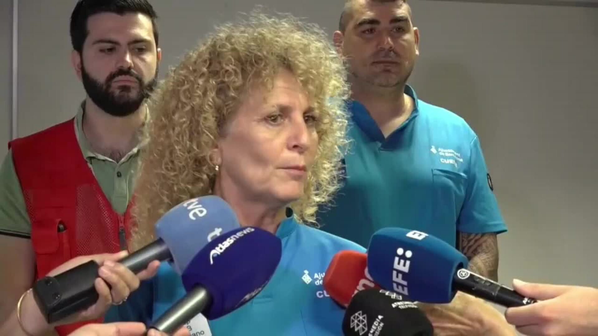 Servicios de emergencias rastrean Barcelona para ayudar a personas vulnerables ante la ola de calor