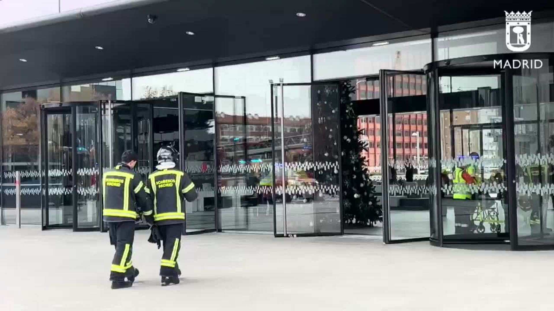Evacuan la torre Foster de la Castellana por un incendio en un ...
