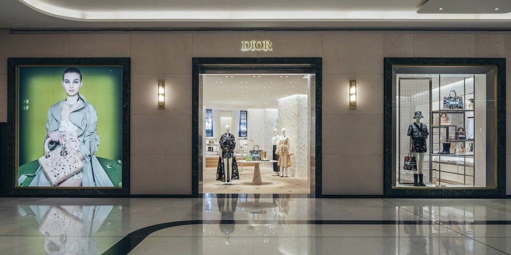 Dior abre su tienda más grande de España en las Galerías Canalejas de ...