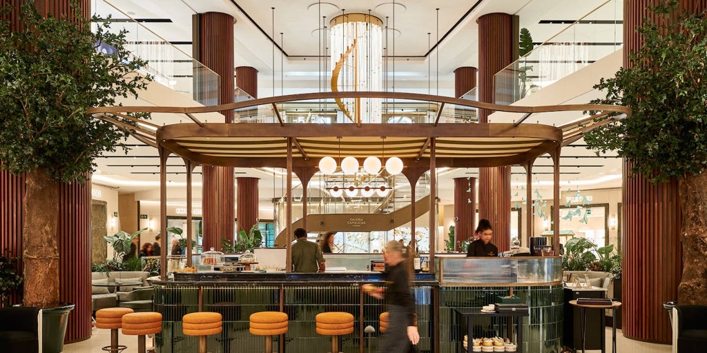 La nueva cafetería de Madrid que tiene más tiendas de lujo a su alrededor