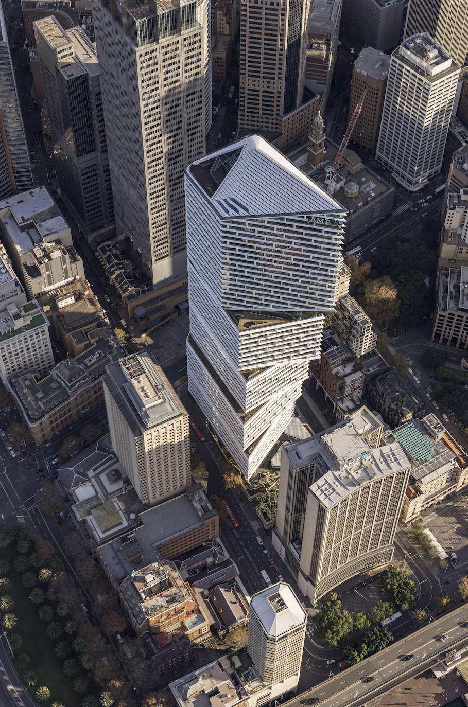 El mejor edificio de 2022 es el primer rascacielos reciclado del mundo