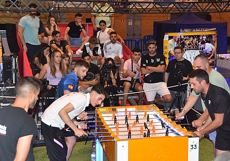 Mundial de Futbolín en Punta Umbría: Los García y Rocío-Rocío se alzan ...