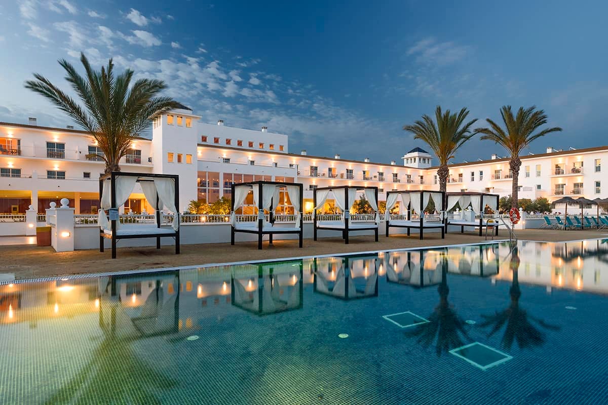 Estos son los seis hoteles más baratos de las playas de Huelva para ...