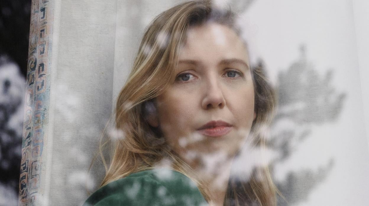 Helene Flood: «Si seguimos adelante, es gracias a un sinfín de relatos ...