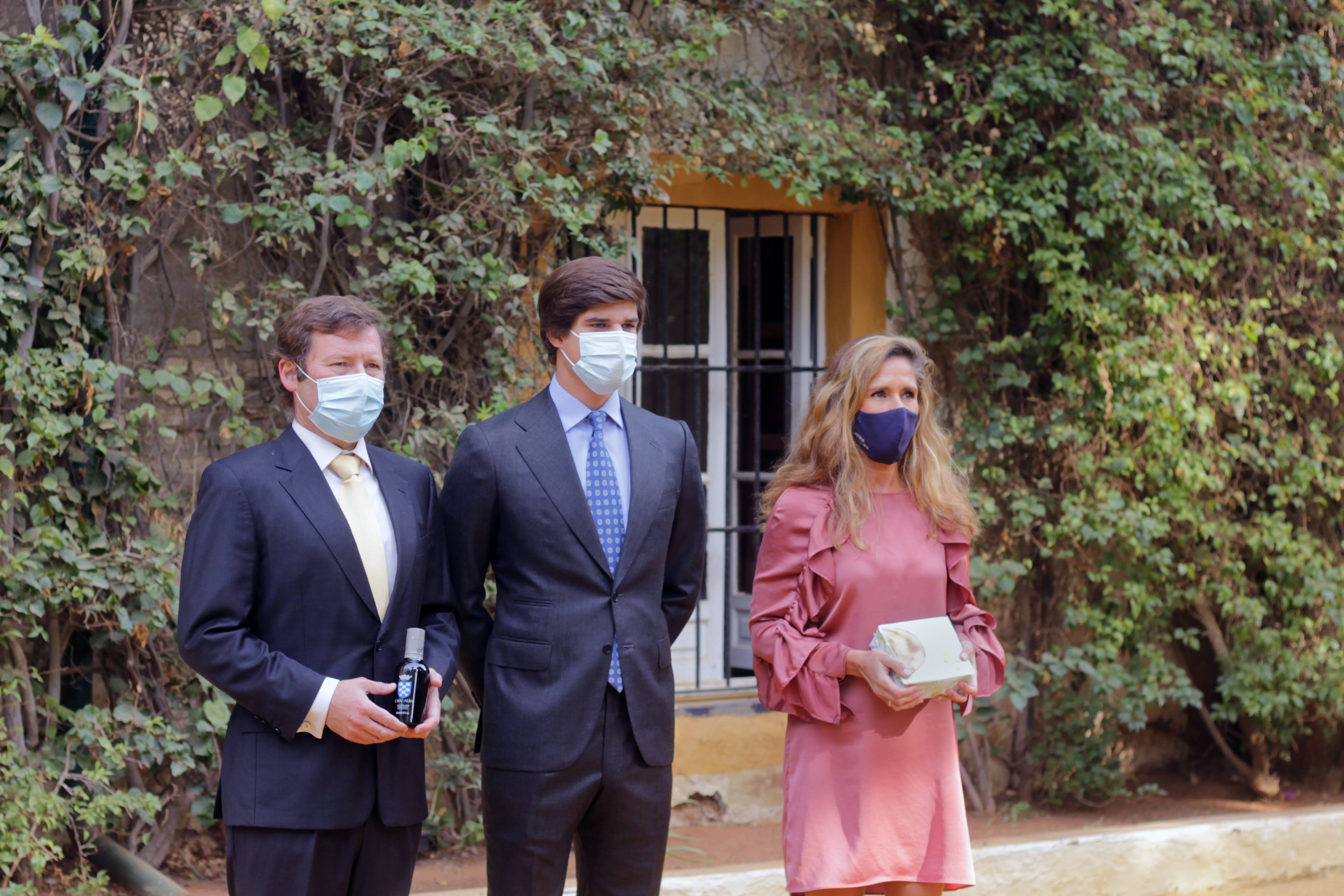 Inés Rosales presenta sus nuevas tortas de aceite con limón