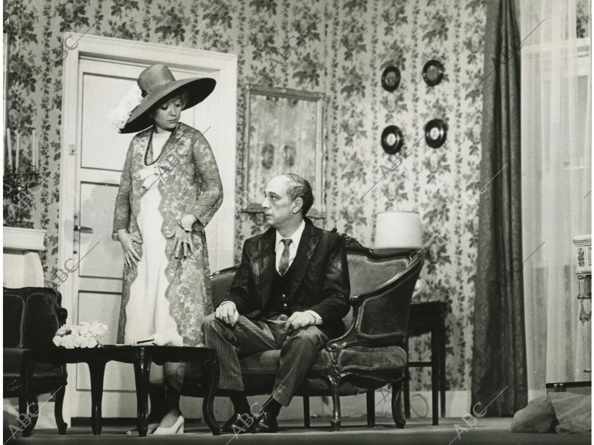 Amparo Soler Leal y José María Rodero en una escena de "Plaza Suite ...