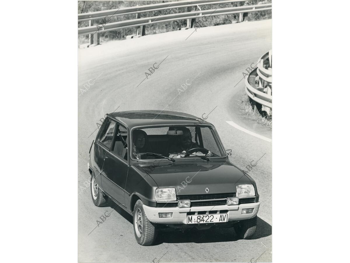 Renault 5 TS. Esta versión completa la gama de los Renault 5 - Archivo ABC