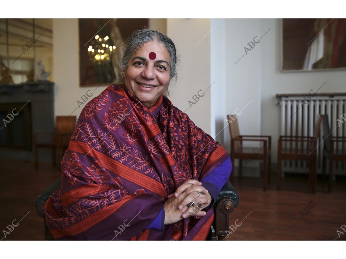 Entrevista con la activista indú Vandana Shiva - Archivo ABC
