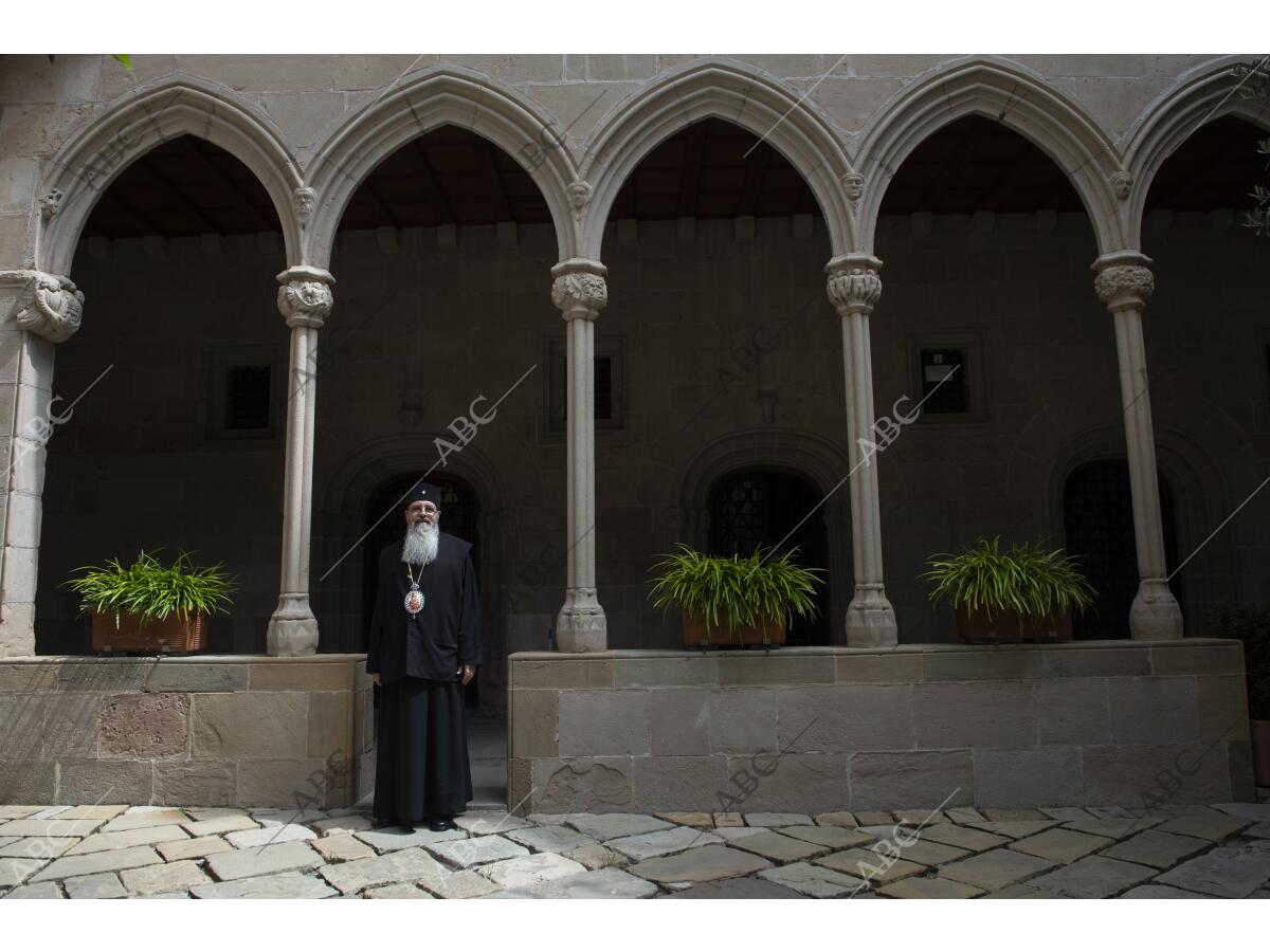 Entrevista al padre Manuel Nin, monje de Montserrat y obispo en Atenas ...