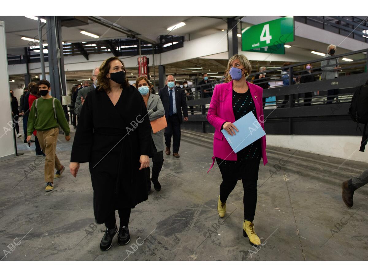 Visita de Ada Colua y la consejera Alba Vergés - Archivo ABC