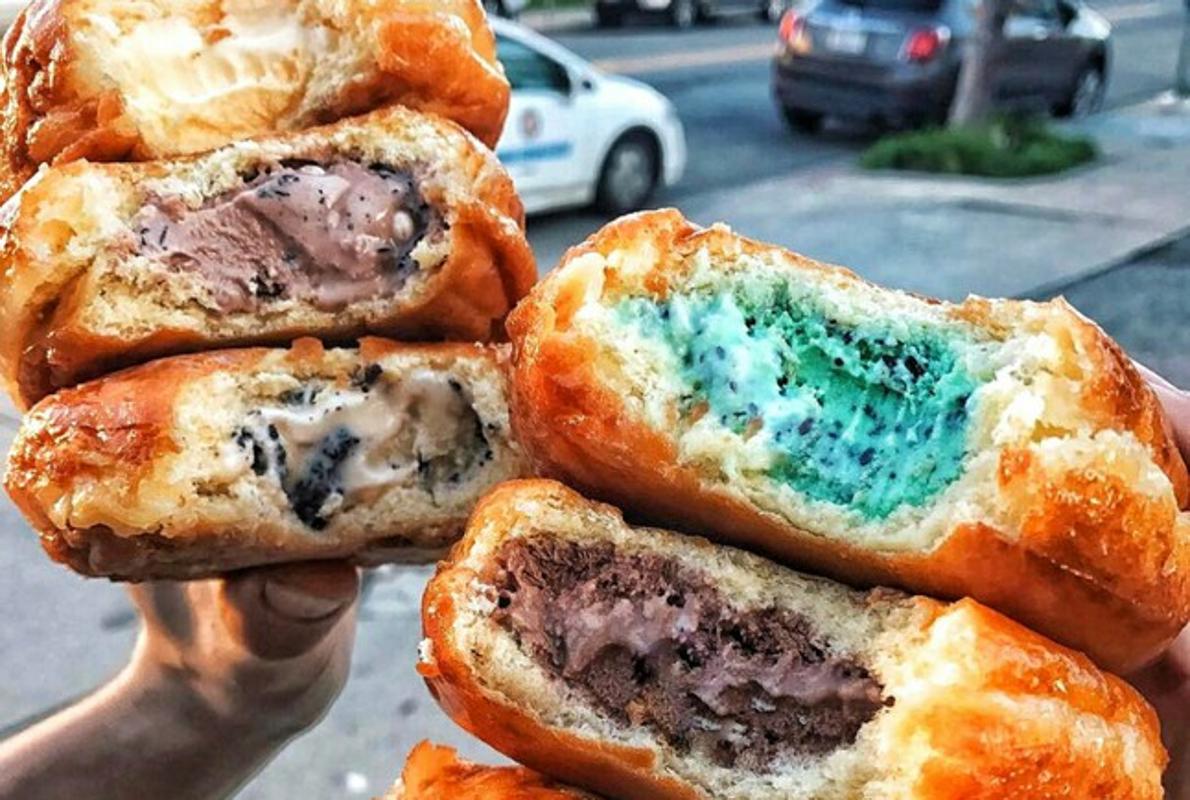 Donuts rellenos de helado, la moda que arrasa en América